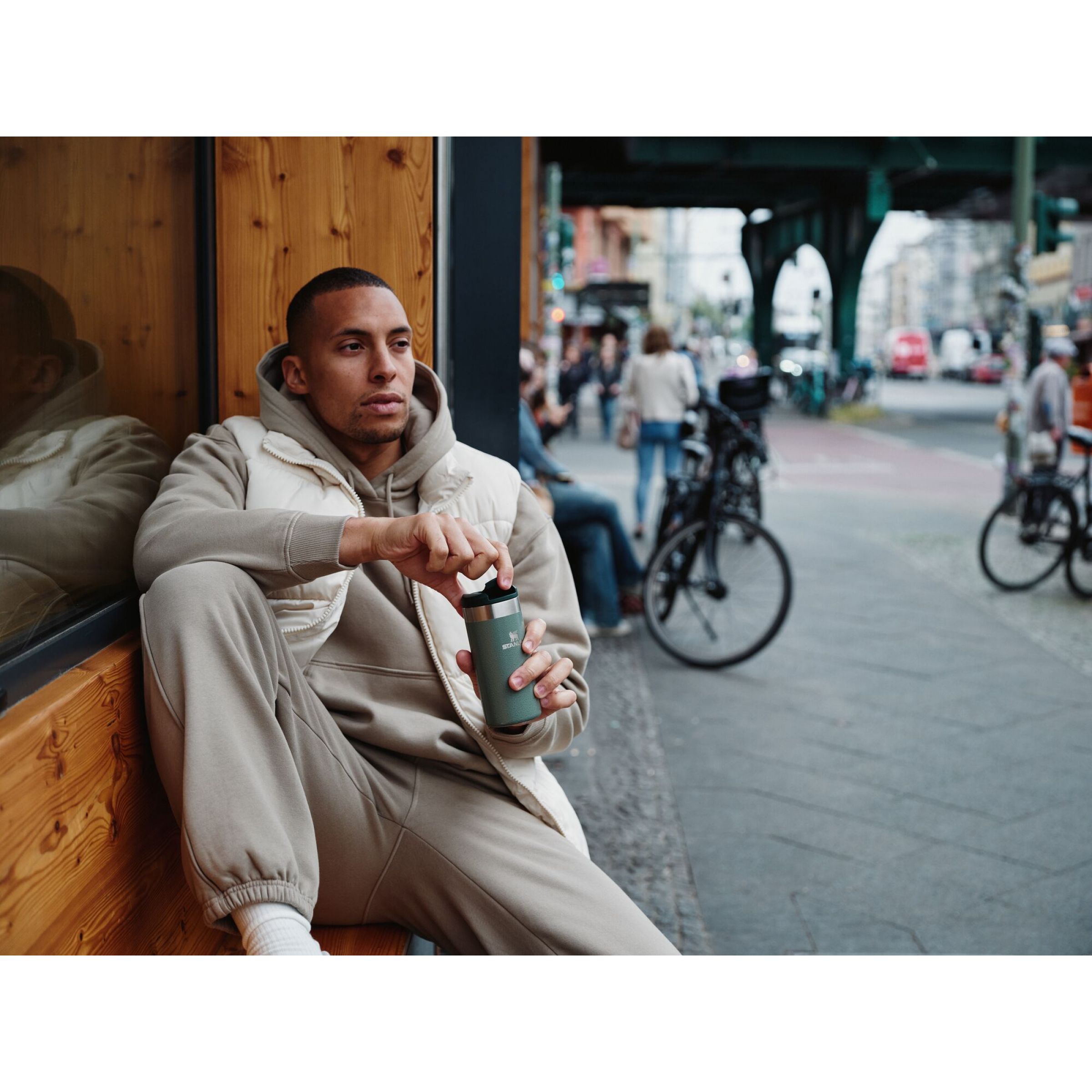 Køb Stanley Aerolight Transit Mug .35l - Hammertone Green - Termokrus